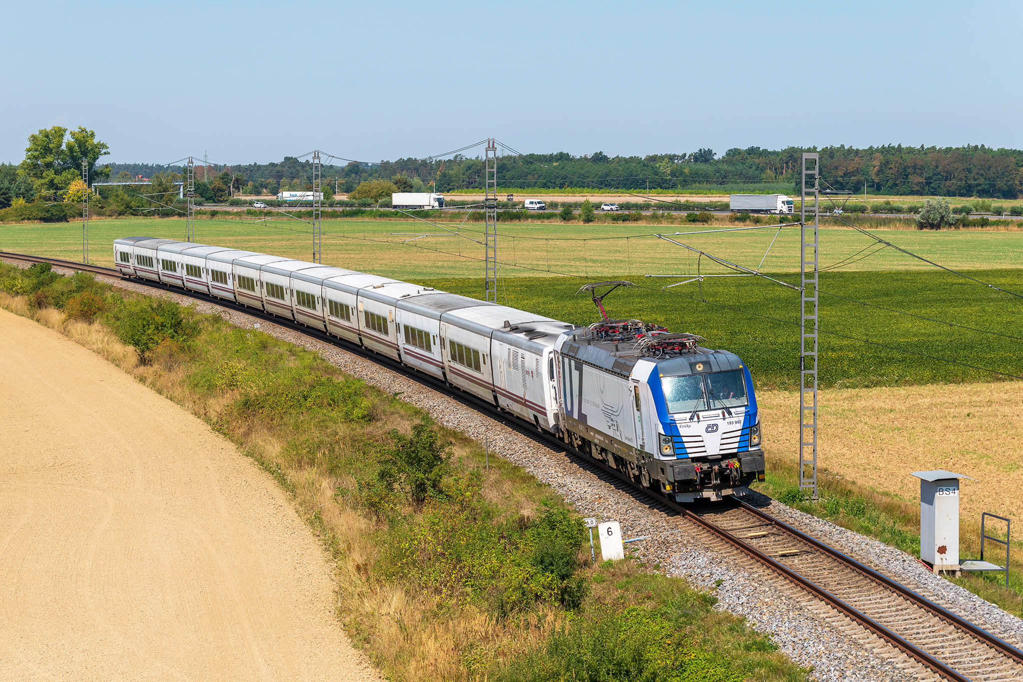 Talgo Pendular - VUZ Velim - VLADANFOTO
